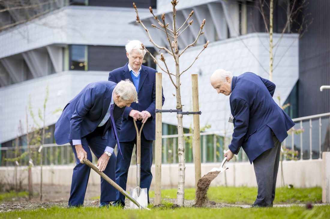 Leicester space pioneers return to unveil new Space Research Centre ...